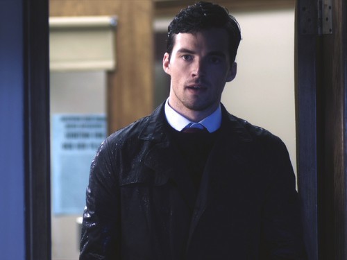 Ezra Fitz : personnage de la série | Pretty Little Liars