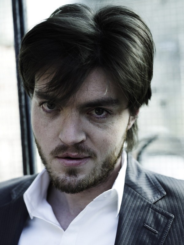 Tom Burke : biographie, carrière et filmographie | Hypnoweb