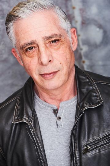 Anthony Skordi : biographie, carrière et filmographie | Hypnoweb