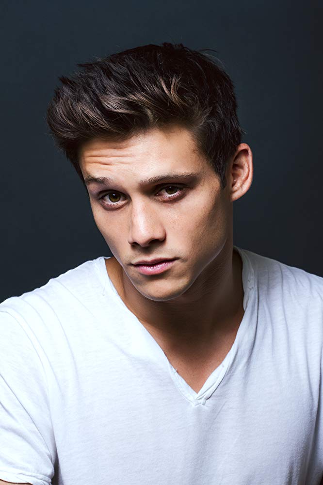 Timothy Granaderos : biographie, carrière et filmographie | Hypnoweb