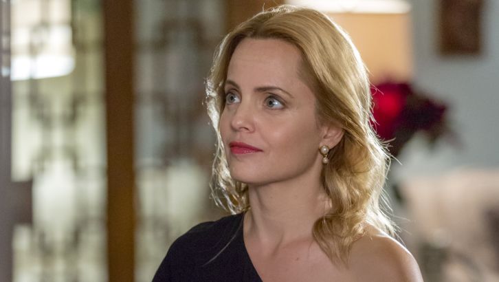Mena Suvari : biographie, carrière et filmographie | Hypnoweb