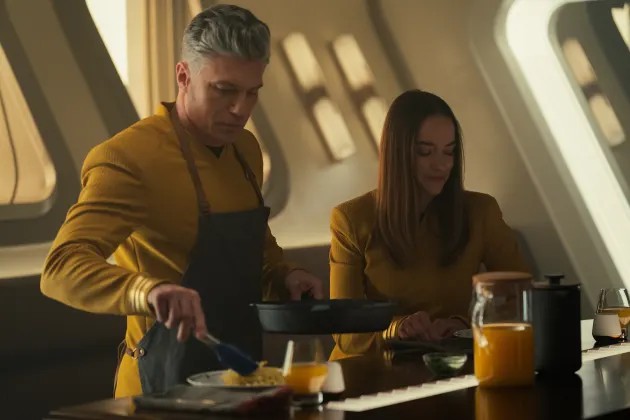 [SNW] Christopher Pike et Marie Batel | Star Trek Universe