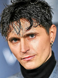 Raphaël Quenard : biographie, carrière et filmographie | Hypnoweb
